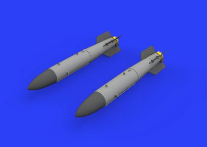 B43-0 Nuclear Weapon w/ SC43-4/-7 tail assembly 1/72 | Special Hobby ...